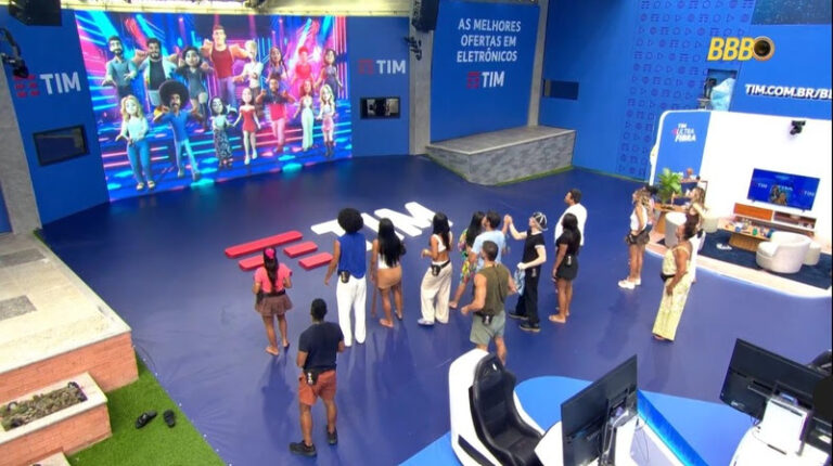 TIM replica loja conceito e destaca oferta do PlayStation 5 em ativação ...